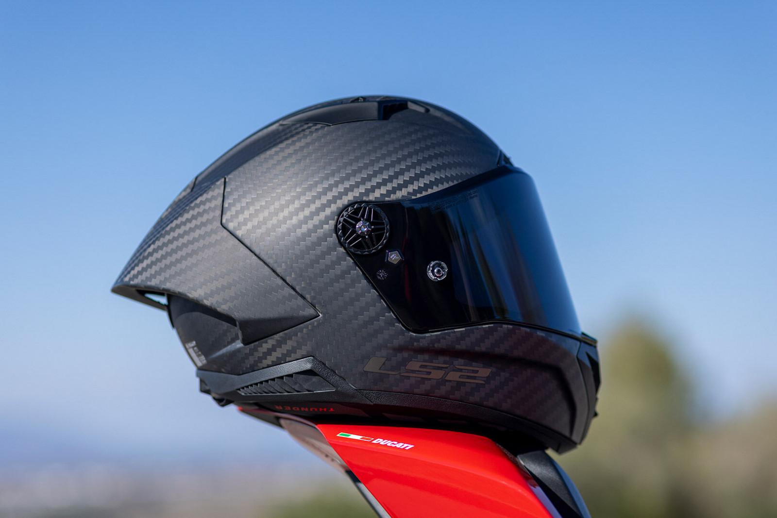 LS2 Thunder Carbon GP Aero – MC-Huset